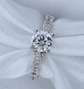 Jewelry Photography Solutions | Light Boxes, 360 Turntables and Software